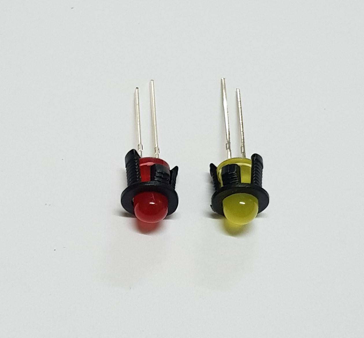 LED HOLDER, 5MM, PLASTIC, CLIP TYPE, PCB / PANEL ASSEMBLY (20 PCS / PACK)