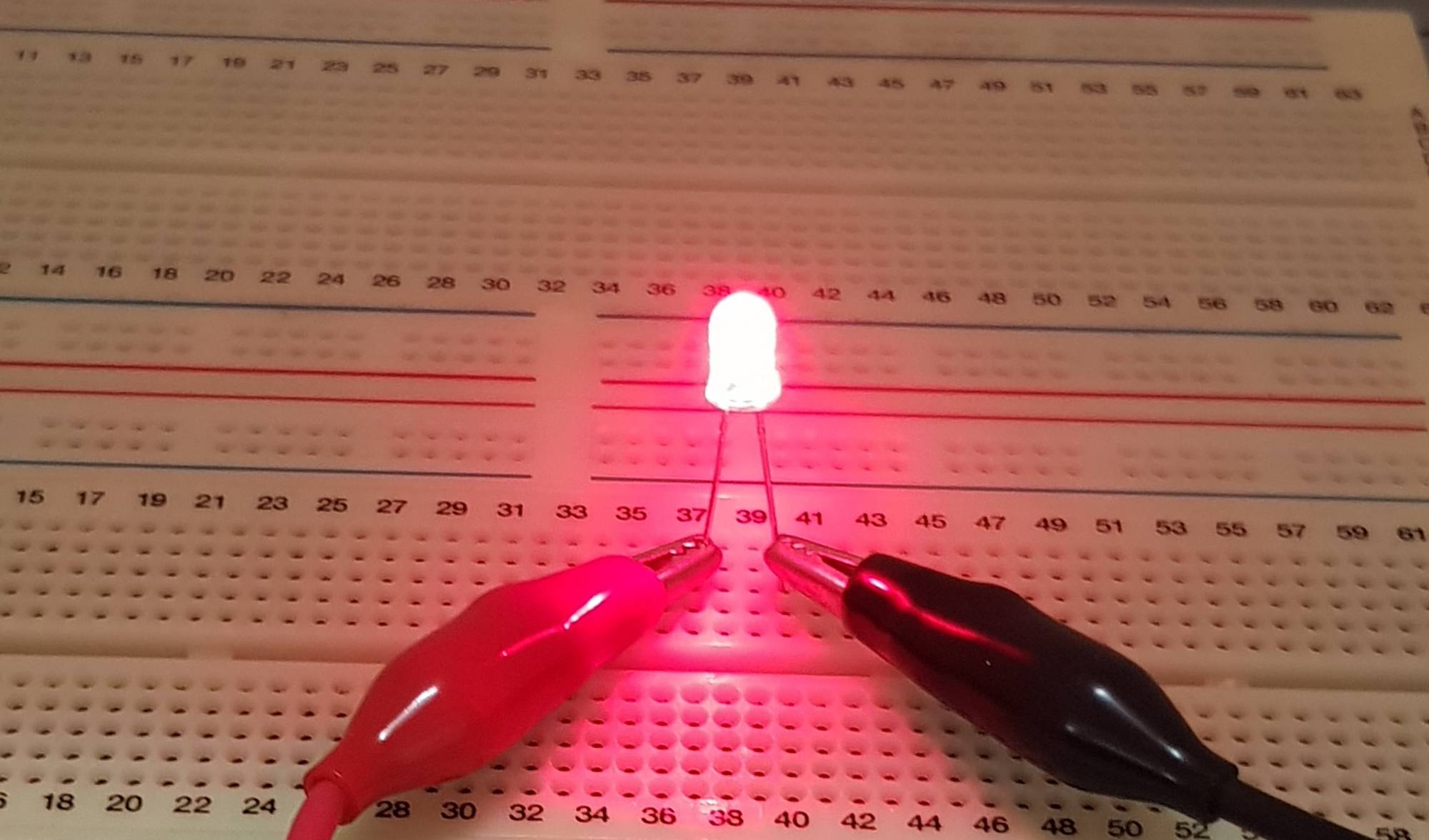 5MM SUPER BRIGHT RED LED, ROUND HEAD / TOP ( 5PCS / PACK )