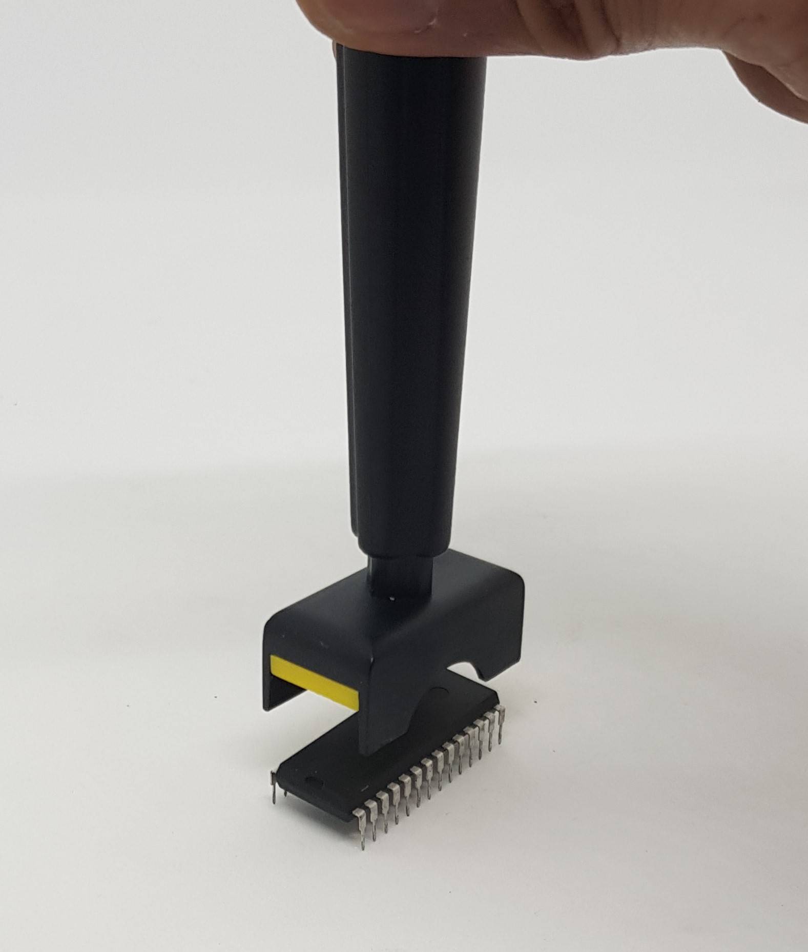 DIL / DIP IC INSERTER