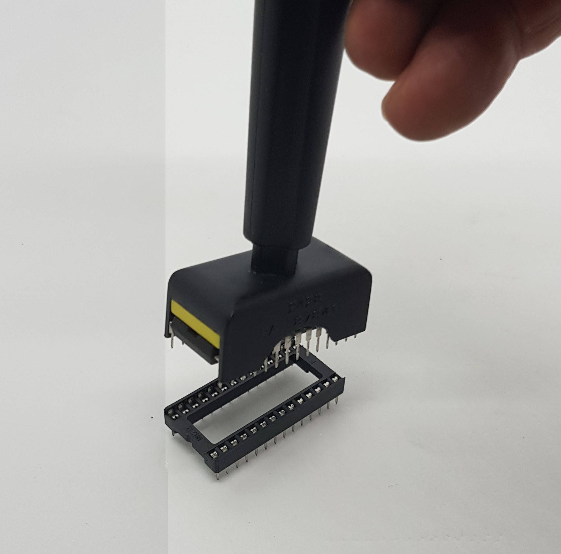 DIL / DIP IC INSERTER